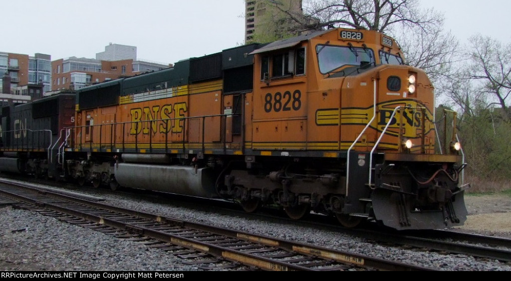 BNSF 8828